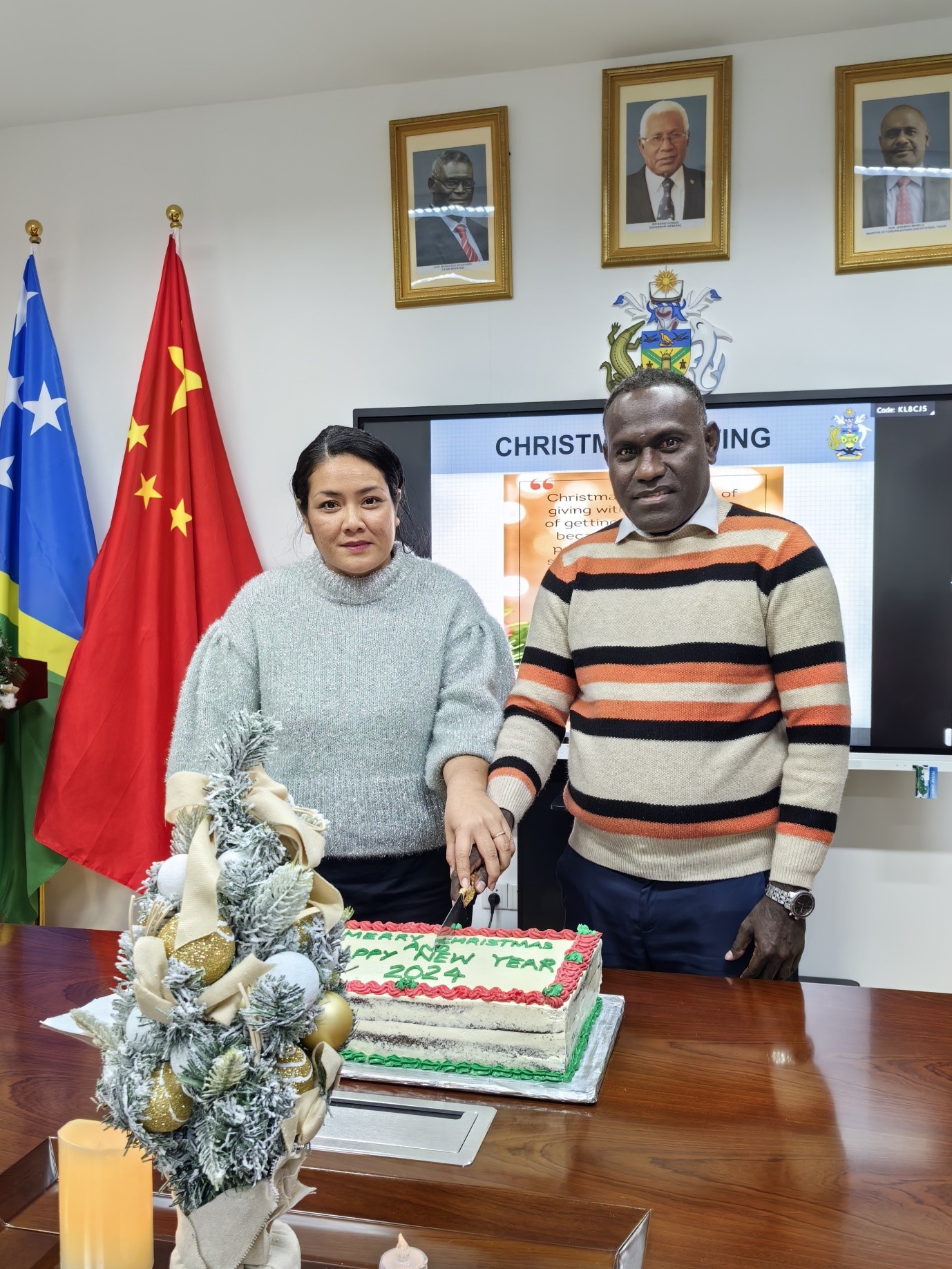 Ambassador Salato hosts Christmas Dinner for Solomon Islands students ...