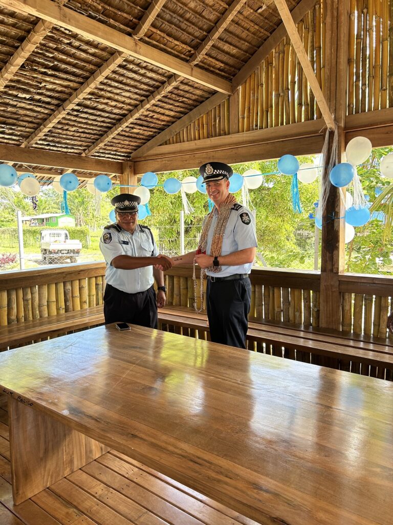 AFP and RSIPF innovative leaf hut initiative reaches Auki – My SIG ...