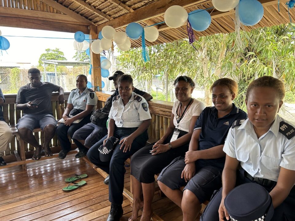 AFP and RSIPF innovative leaf hut initiative reaches Auki – My SIG ...