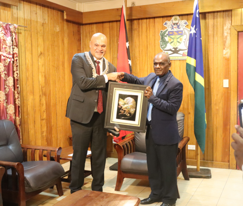 PRIME MINISTER HONOURABLE MANELE MEETS PNG DEPUTY PRIME MINISTER ...