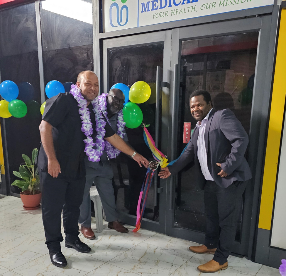 Minister Leokana, High Commissioner Soaki opens Waneagu Medical Centre ...