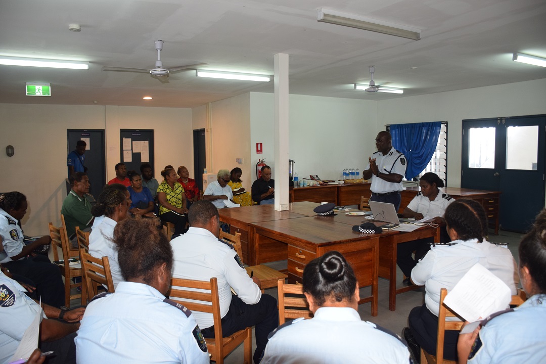RSIPF and community leaders discuss ways to improve frontline policing ...