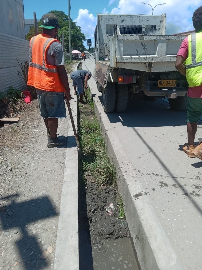 Work on maintaining the Honiara Main Highway Road Drainage commences ...