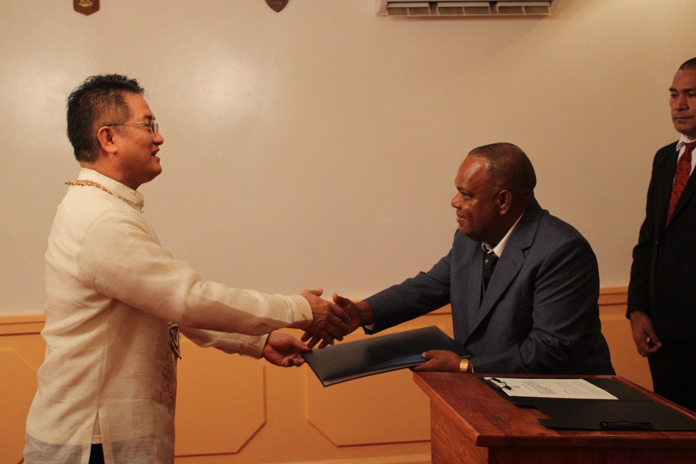 Philippine Ambassador Presents Credentials to Governor General – My SIG ...