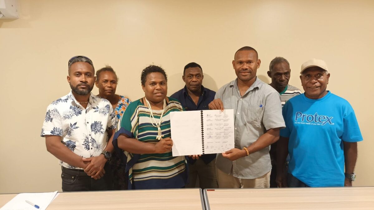 HELU TRIBE SUPPORTS RE-OPENING OF AVUAVU AIRSTRIP – My SIG Services Portal