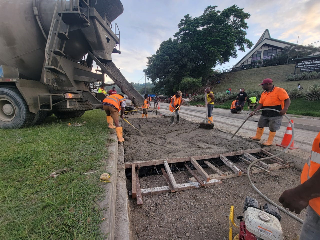 Road and Drainage Improvement Works at MID-HCC Pedestrian Crossing Resume