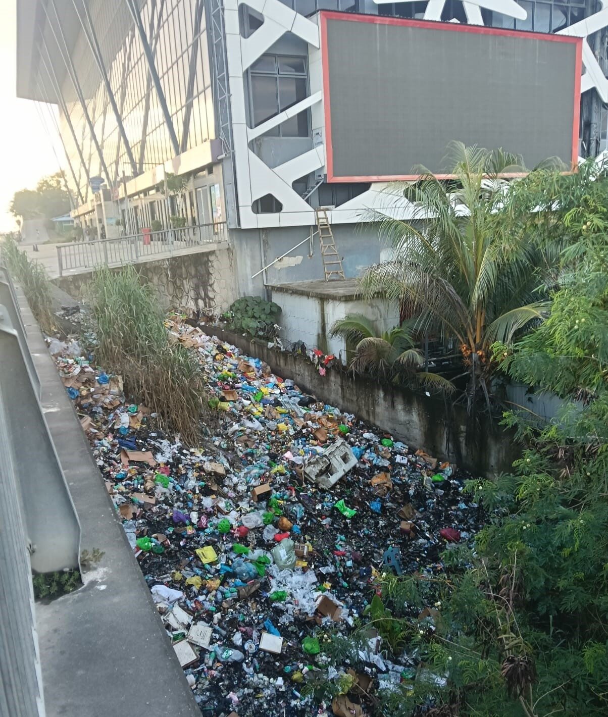 Lungga Bridge Area Pollution Highlights Urgent Need for Community ...